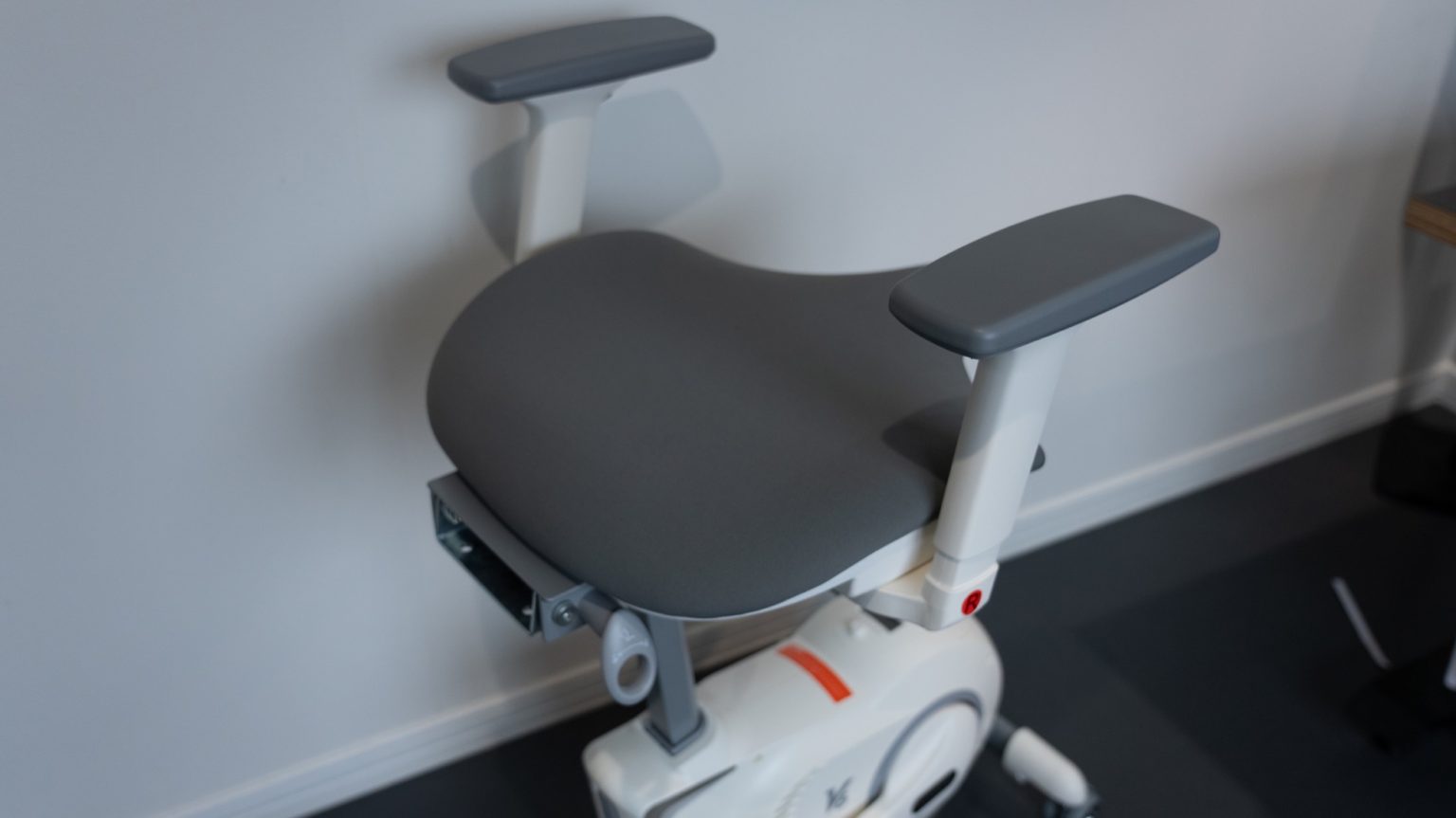 FlexiSpot V6レビュー！下半身を鍛えながらデスクワークできるフィットネスチェア！ | techyou（テックユー）