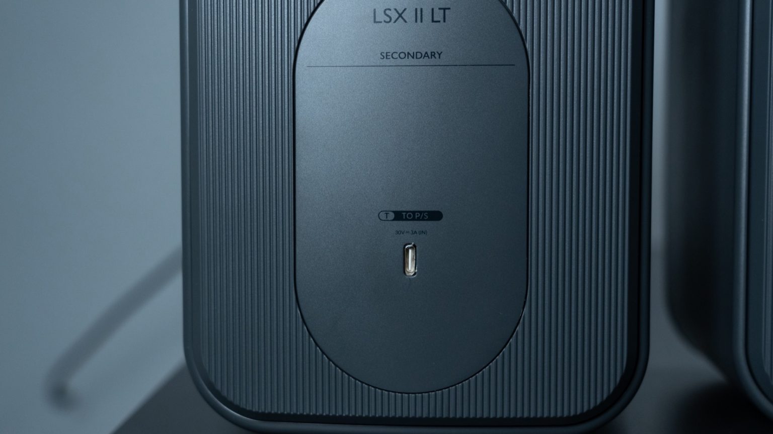 KEF LSX Ⅱ LTレビュー！唯一無二のデザインとアンプ内蔵アクティブスピーカーはデスクに最適。 | techyou（テックユー）